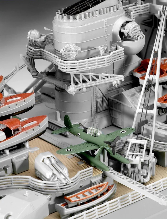 Why the Battleship Bismarck never gets out of fashion as a modelkit